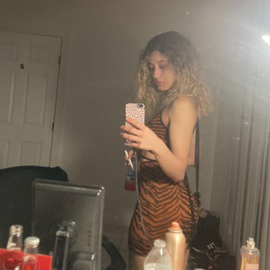 Rising Periscope, YouNow, and etc. live streams on LiveOMG.com