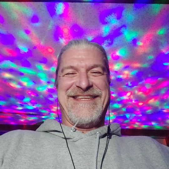 LiveOMG - Live Streams Free. Twitch, Kick, Bigo Live, Periscope, and etc.