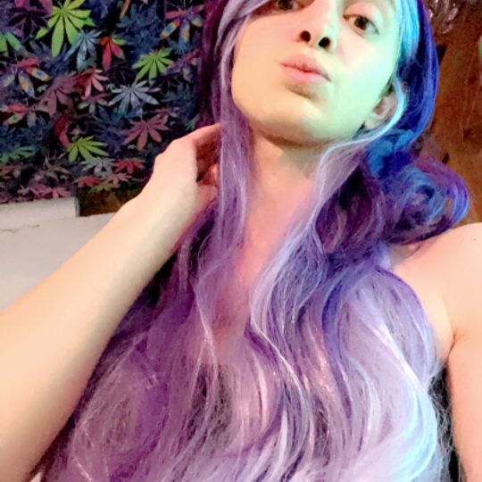 NikkiTheFoxxx🦊 It’s Nikki! Come say hi! 🥰 liveme.com