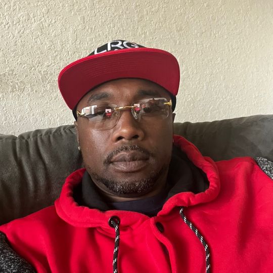 LiveOMG - Live Streams Free. Twitch, Kick, Bigo Live, Periscope, and etc.